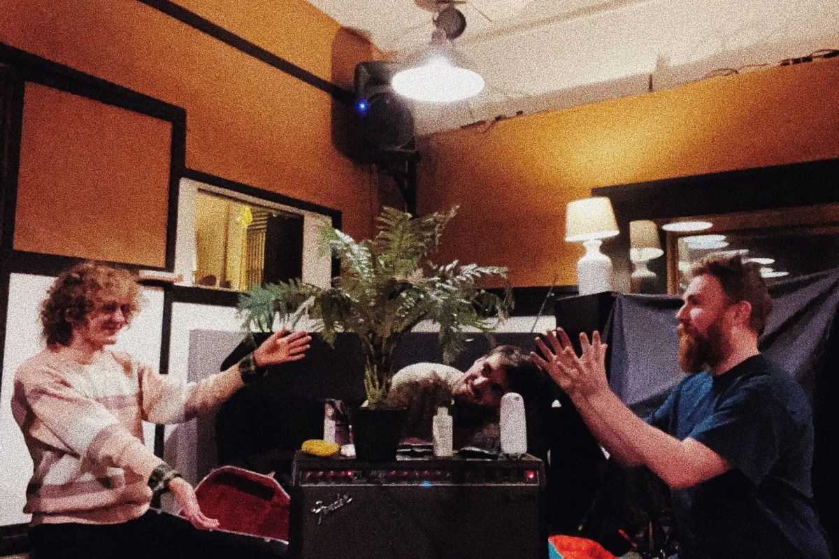 Mumbles announce signing to Divine Schism with 18-second single. – Hard ...