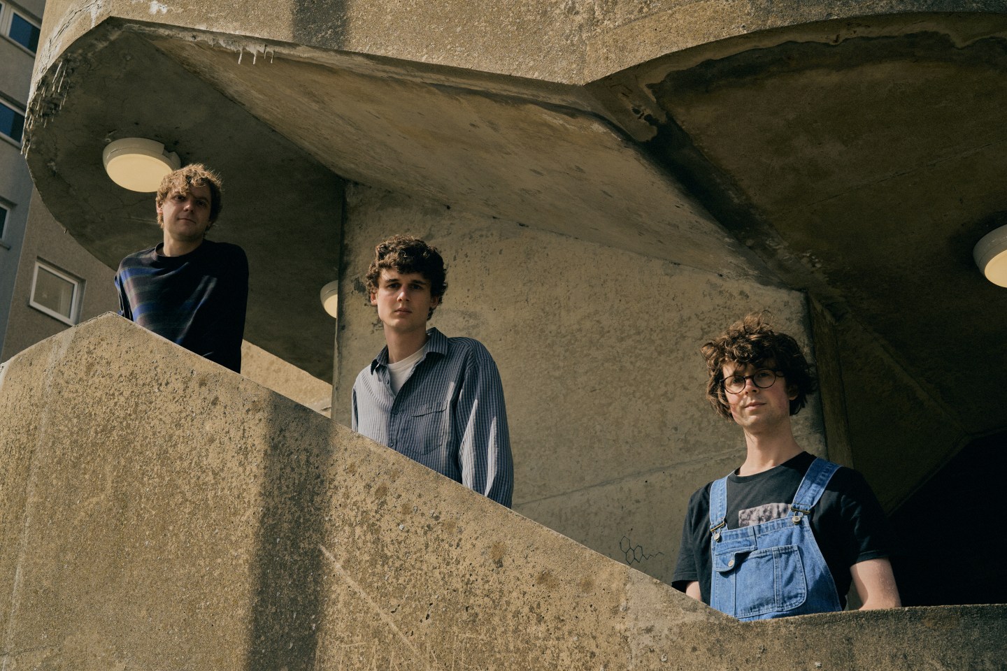 Shaking Hand Q&A at Left of the Dial 2025. – Hard Of Hearing Magazine